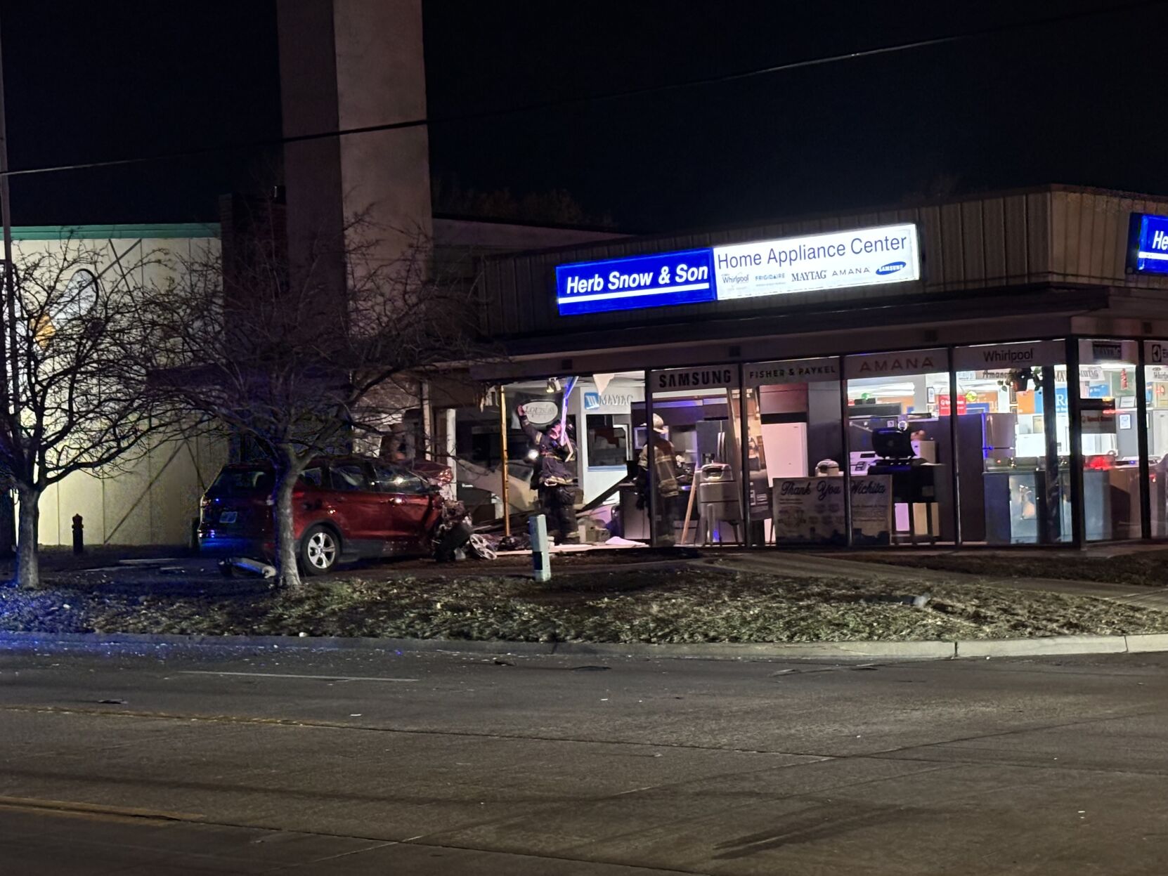 Driver hits UPS truck, crashes into south Wichita business before ...