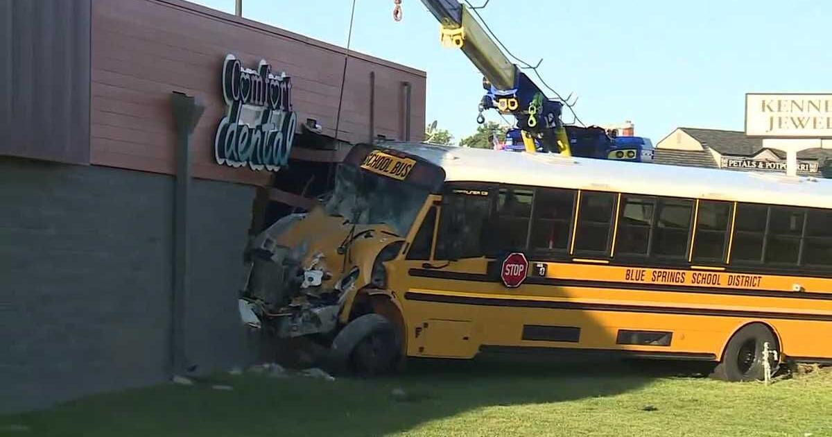 Driver, 3 students injured when school bus crashes into building in ...