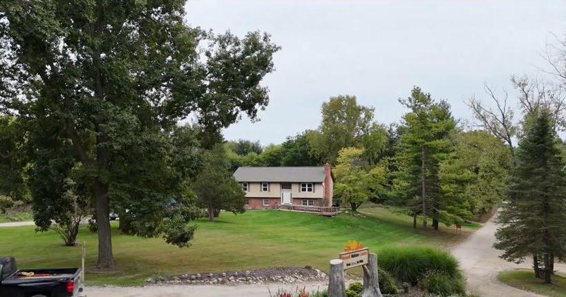 12-year-old boy dies after tree falls on him in Howell, police say ...