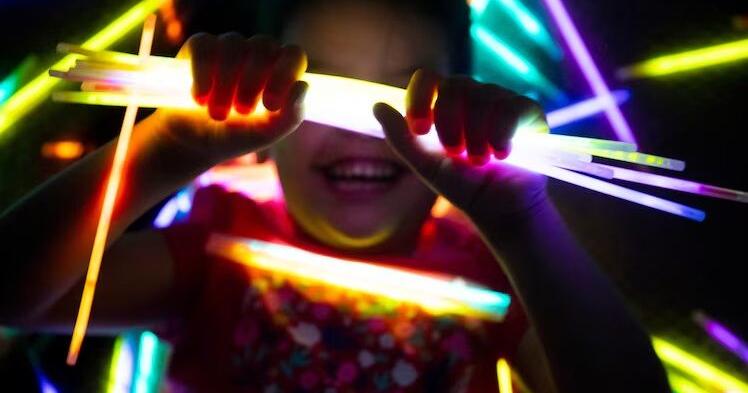 Poison control centers warn about glow sticks and kids on Halloween ...