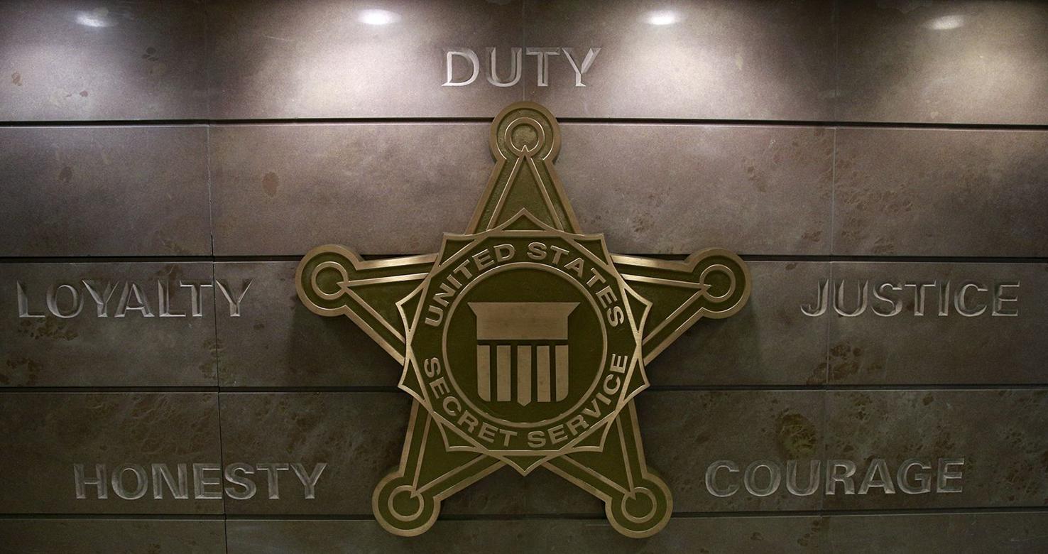 Secret Service member robbed at gunpoint during Biden’s trip to ...