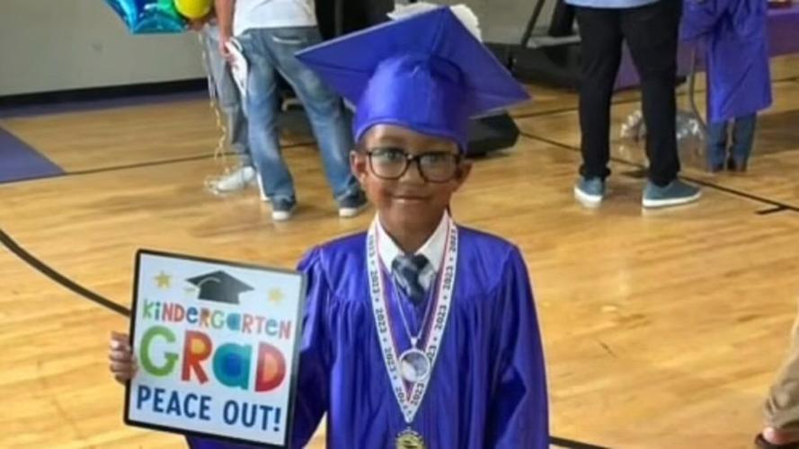Kindergarten student brings audience to tears remembering late mom in ...