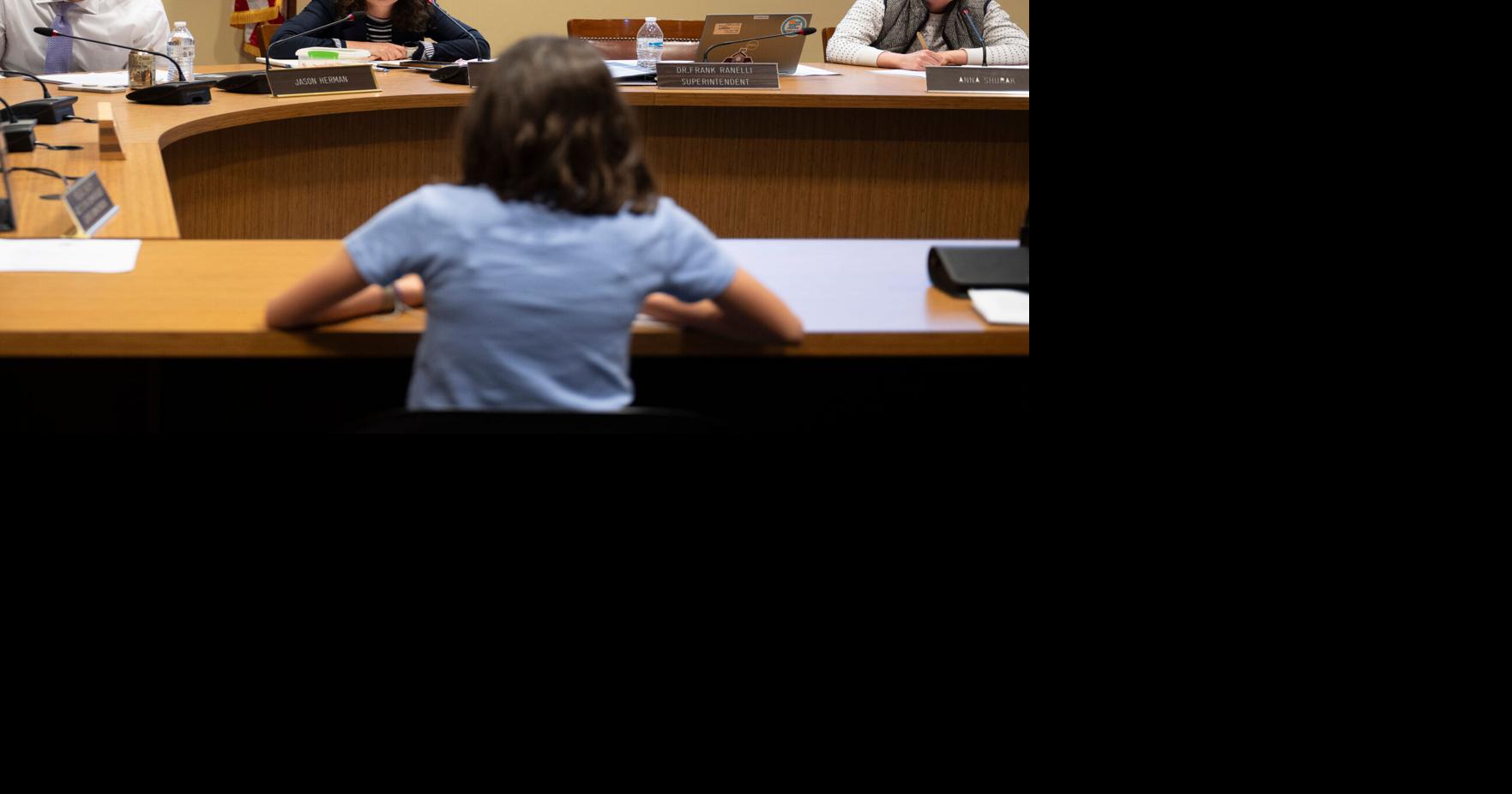 Some parents don't want their kids to use tech at school. But districts ...