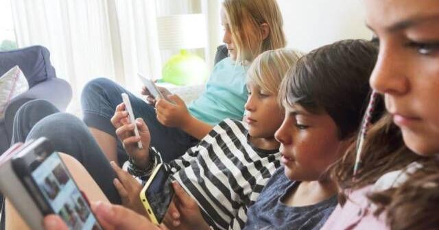 Prodded by fed up parents, some in Congress try to curb kids’ use of ...