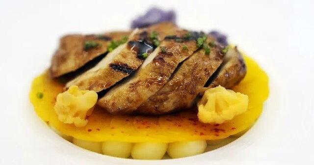 US approves chicken made from cultivated cells, the nation's first 'lab ...