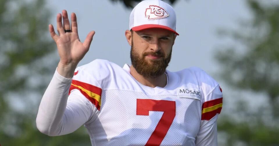 Chiefs kicker Harrison Butker to undergo knee surgery, will miss 3-4 ...