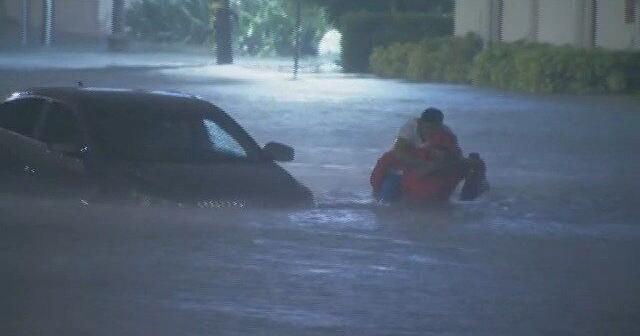 Reporter rescues woman from floodwaters in Florida | Stories | kake.com