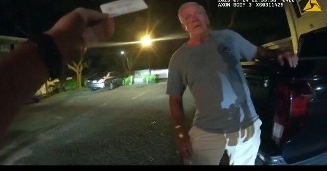 Body cam shows federal drug prosecutor offering cops business card in ...