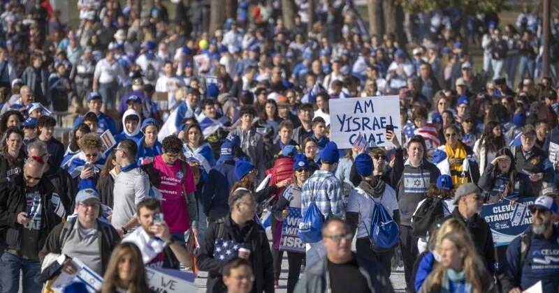 Supporters of Israel rally in Washington under heavy security, crying ...