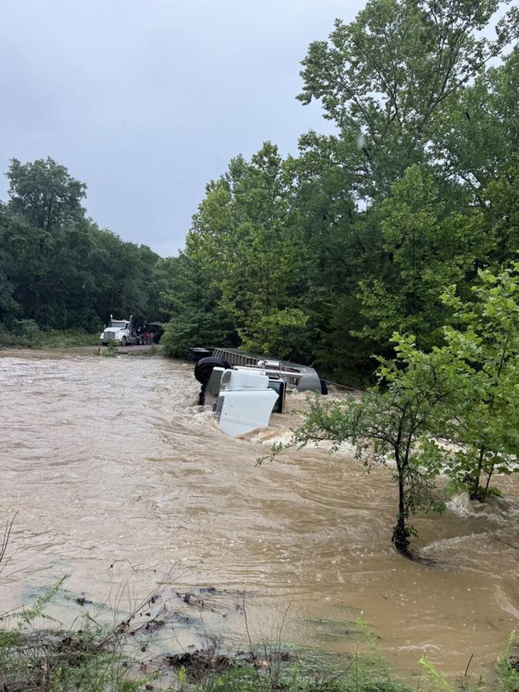 Truck swept away in Oklahoma floodwaters | National & World | kake.com