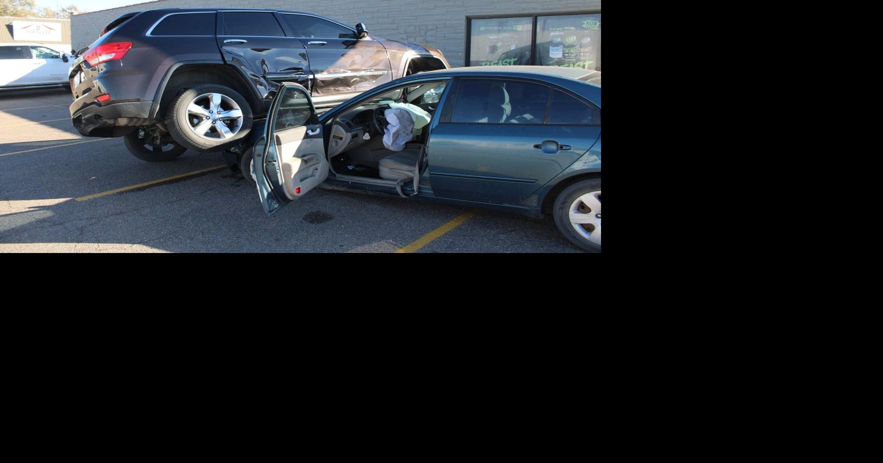 Juvenile leads Kansas deputy on high-speed chase before crashing into ...