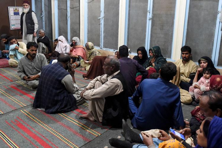 27 hostages killed after hijacked Pakistan train rescue ends in ...