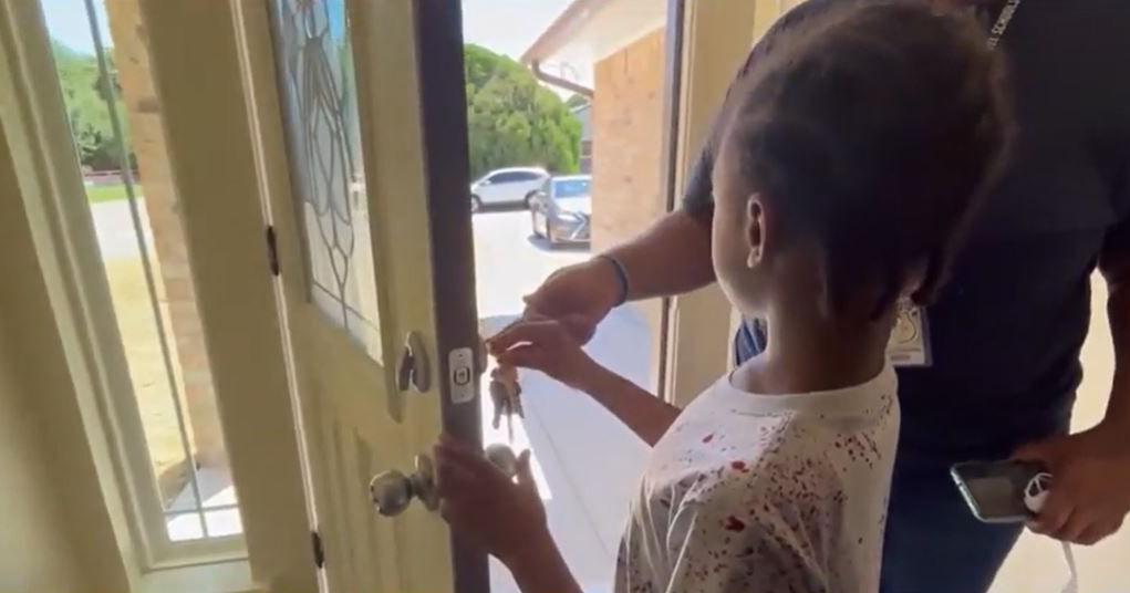 Oklahoma mother gifted home with safe space to raise son with autism ...