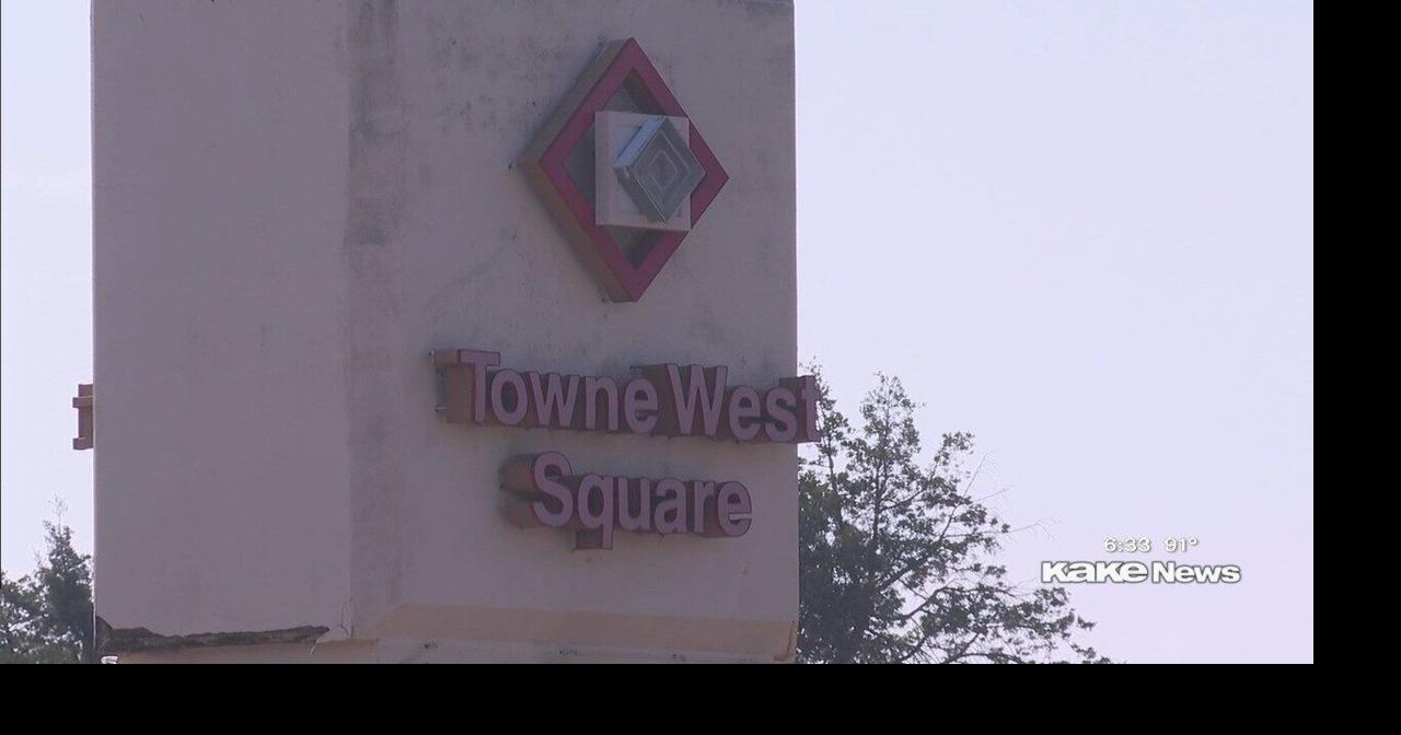 Wichitans respond to Towne West Mall power outage | Stories | kake.com