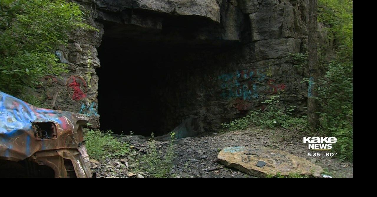 Crews rescue couple after getting stuck in Kansas City cave overnight ...