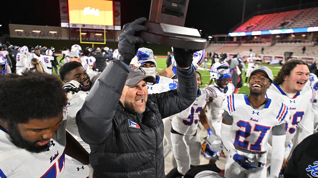 Hutchinson Blue Dragons rally to win second national football title ...