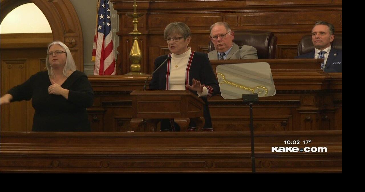 State workers would receive minimum wage increase under Kelly budget ...