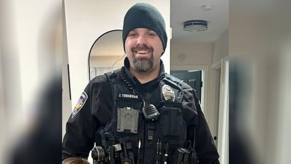 Missouri police officer shot 4 times released from hospital, recovering ...