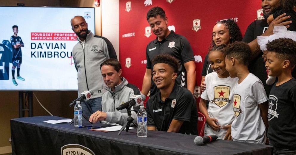 13-year-old Da’vian Kimbrough becomes youngest soccer player to go pro ...