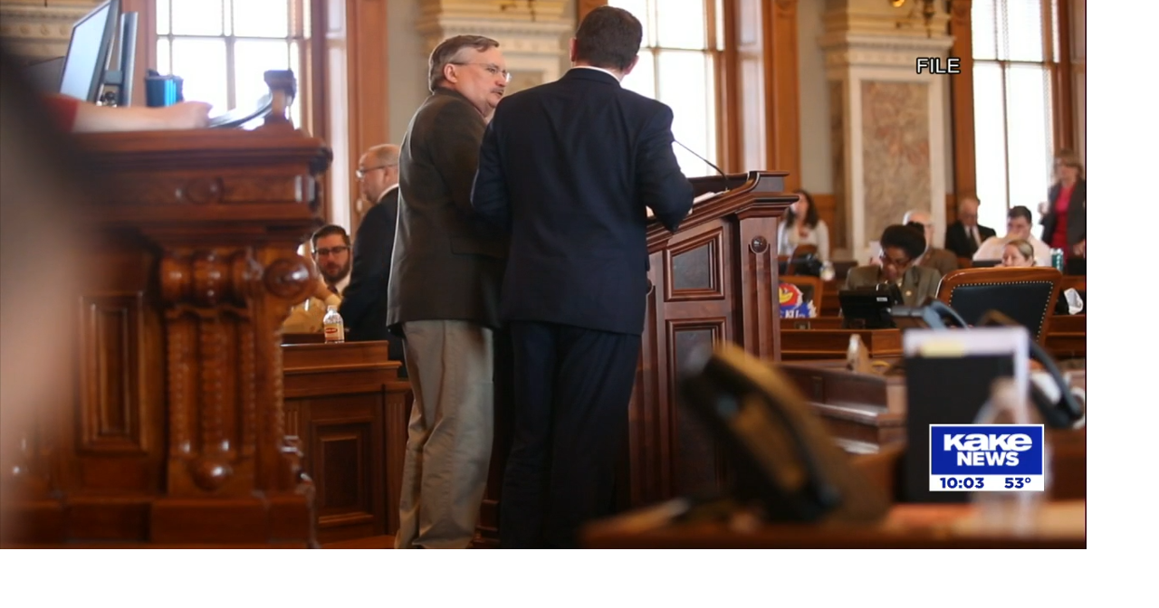 Democrats applaud 7 Kansas House Republicans' refusal to sign petition ...