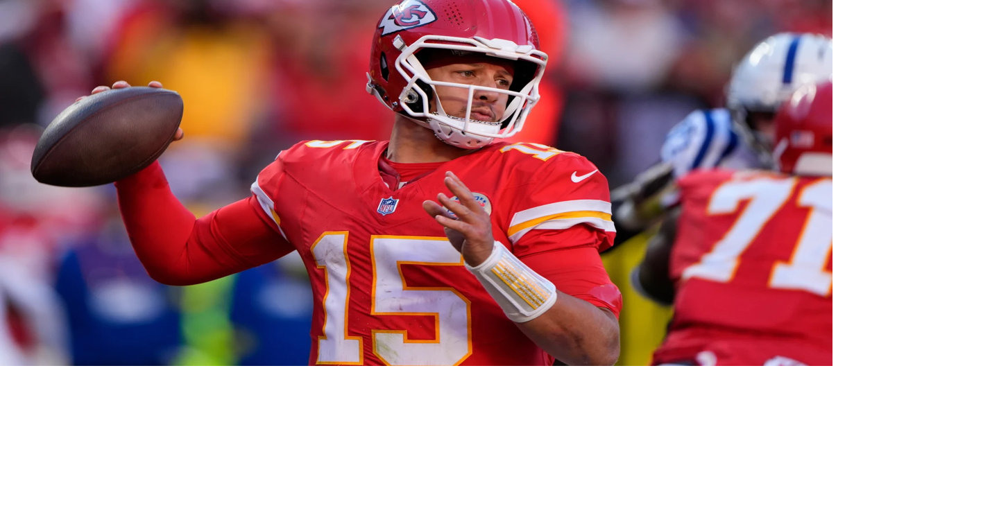 Patrick Mahomes takes a big step forward on his repaired knee, joining ...