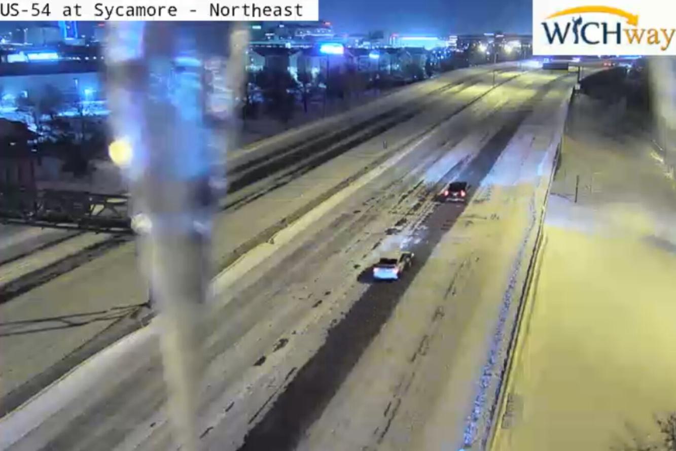 'Do not drive on Kansas roads': Emergency alert issued urging Kansans ...