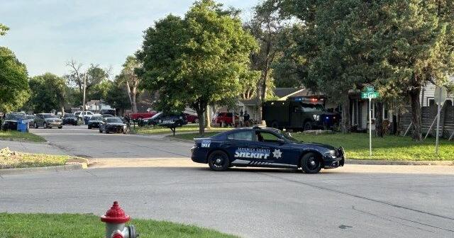 Suspect in custody following hourslong SWAT standoff in west Wichita ...
