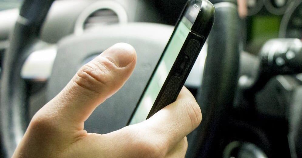 Study ranks Kansas as the 4th deadliest state for distracted driving ...