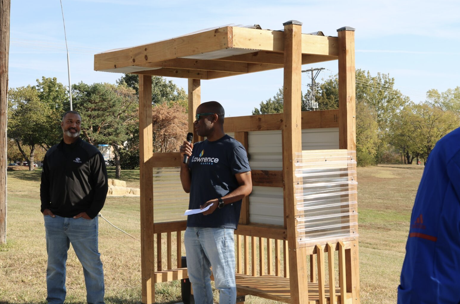 Lawrence Transit celebrates opening of new bus shelters | News | kansan.com