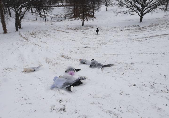 GALLERY: Students shred the powdery slopes of Mount Oread | Multimedia ...
