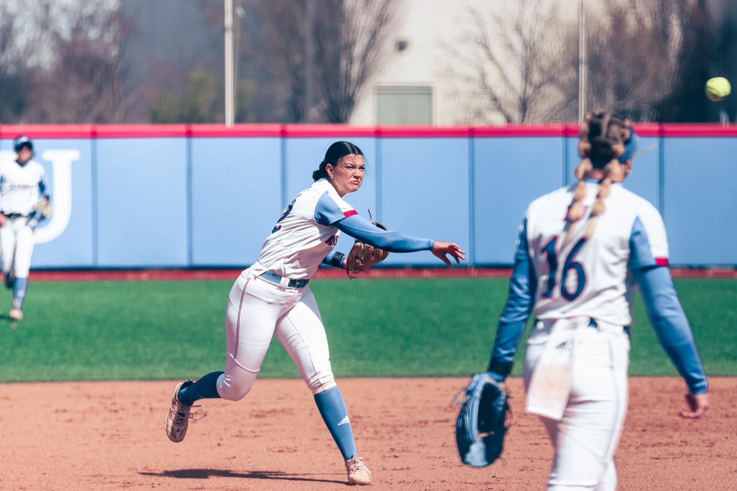 Kansas softball drops game one to No. 1 Oklahoma | Sports | kansan.com