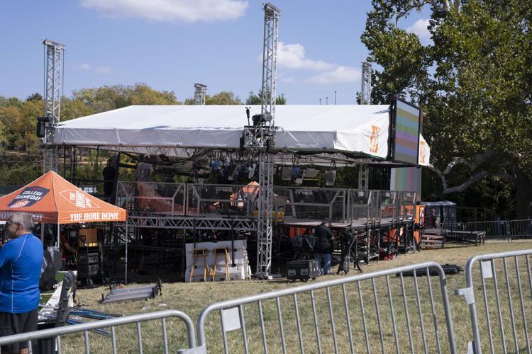 GALLERY: ESPN's College Gameday Bus Arrives at Memorial Stadium ...