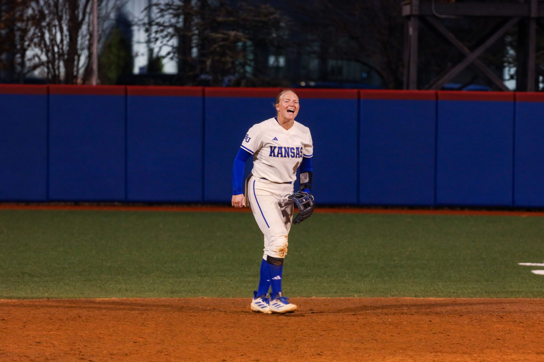 Kansas softball survives late Houston surge in Big 12 opener | Sports ...