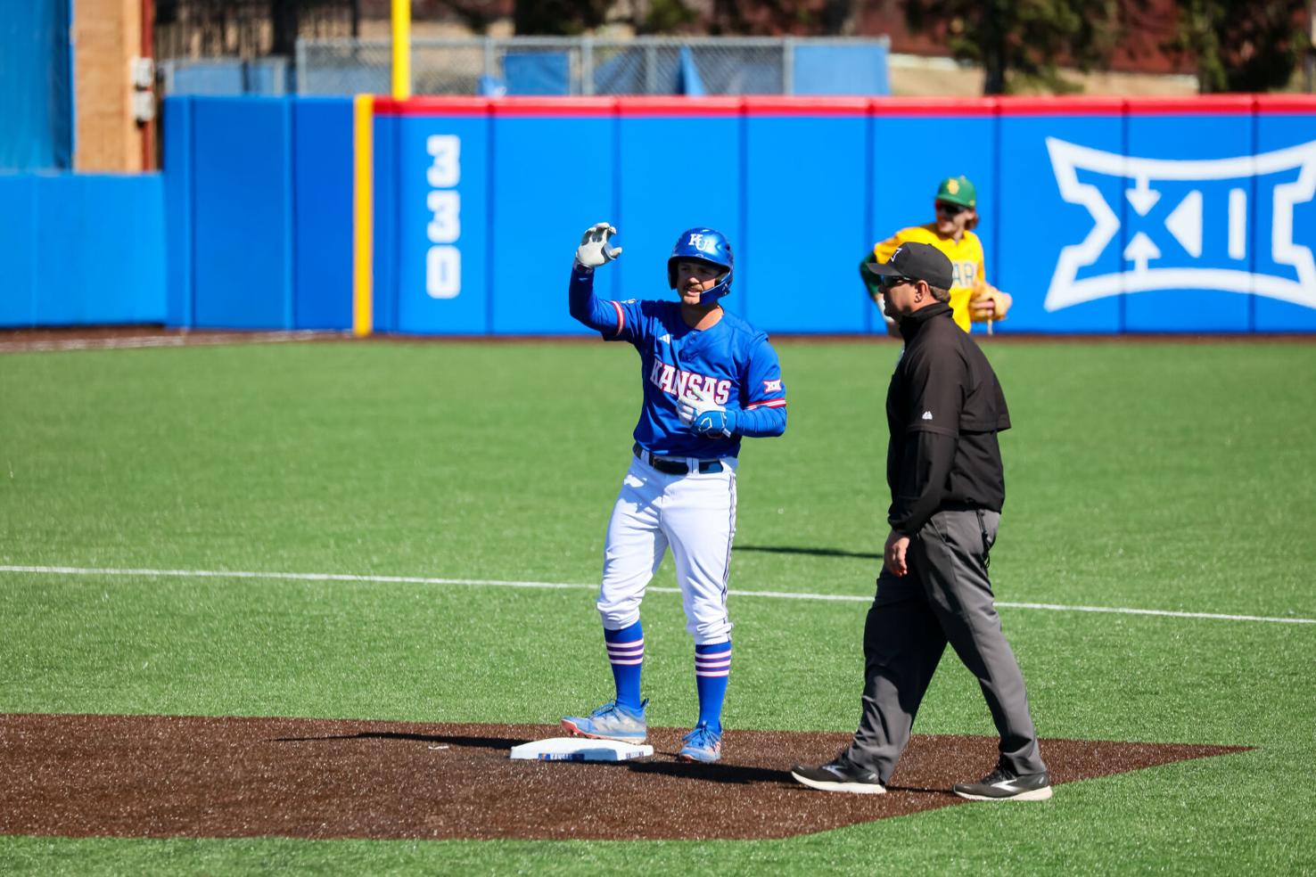 Kansas baseball shut out in first meeting with Arizona | Sports ...