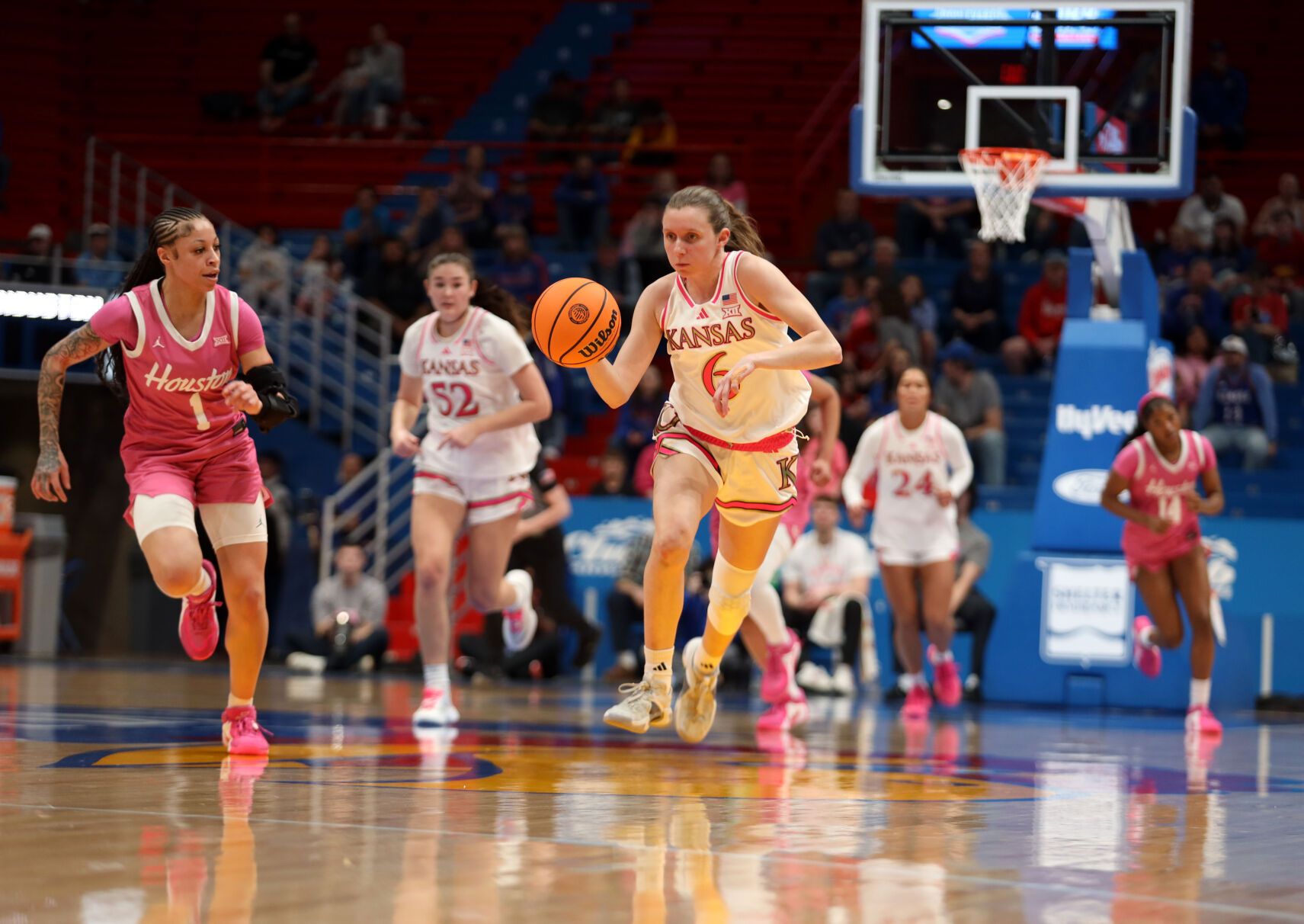 GALLERY: Kansas women's basketball earn Valentine's Day victory against ...
