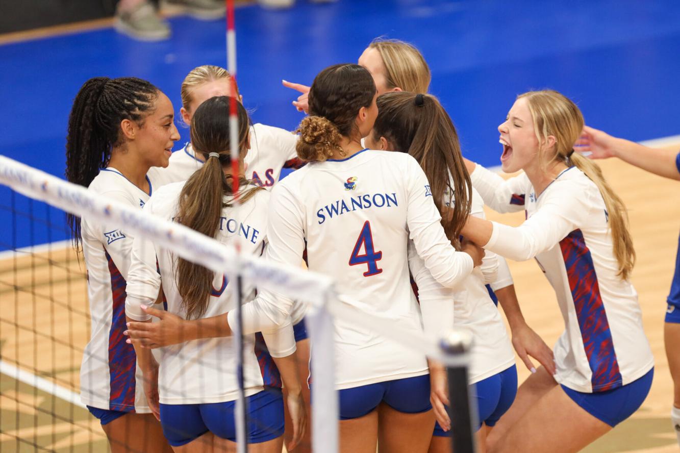 Kansas cruises to sweep over Oral Roberts behind balanced team effort ...