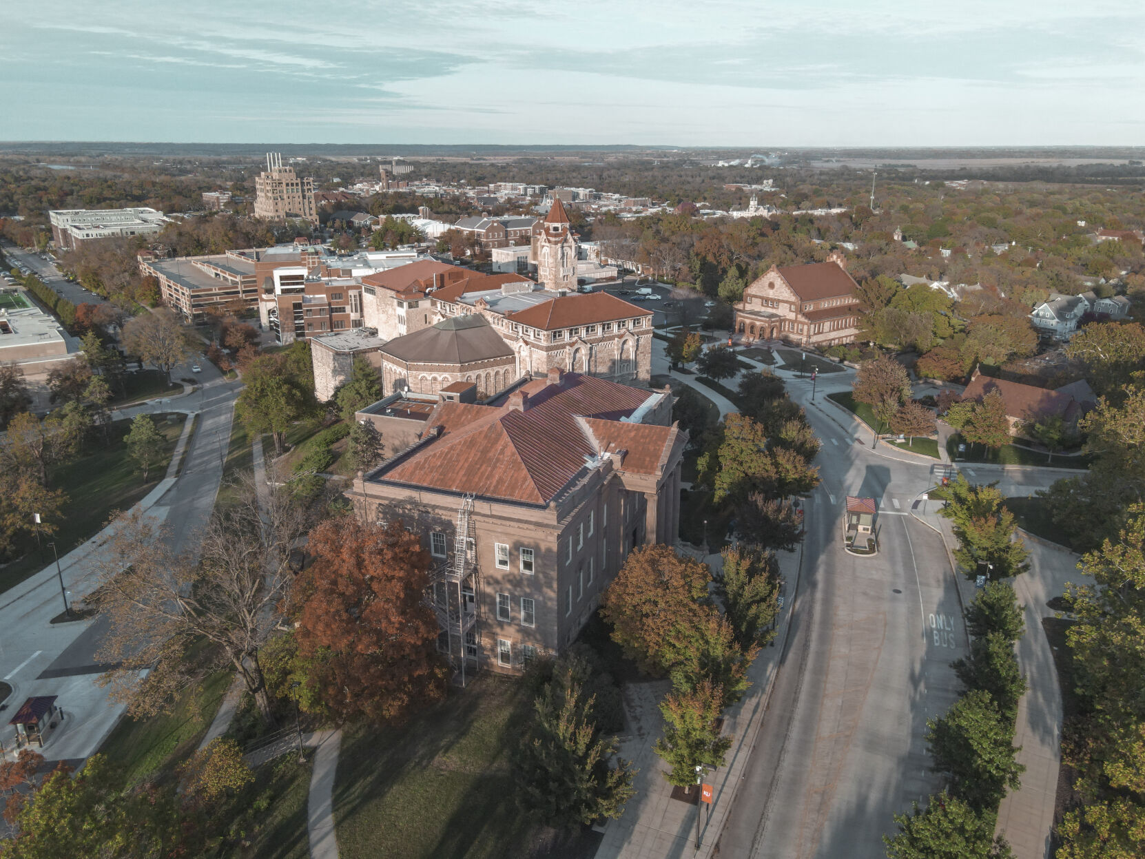 Green New Deal calls for divestment in fossil fuel energy, KU endowment ...