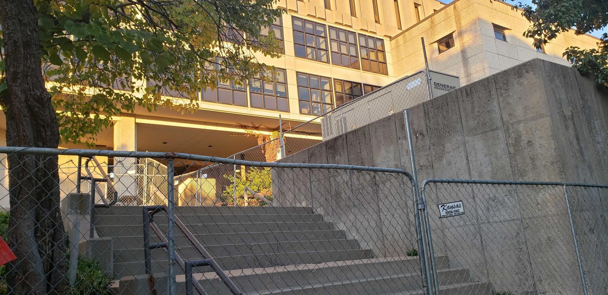 The University Daily (Kansan) 6: Mid-semester construction and haunting ...