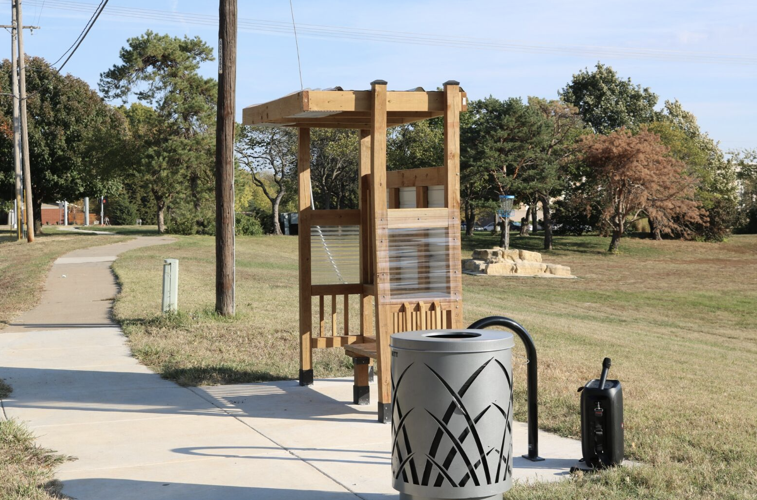 Lawrence Transit celebrates opening of new bus shelters | News | kansan.com