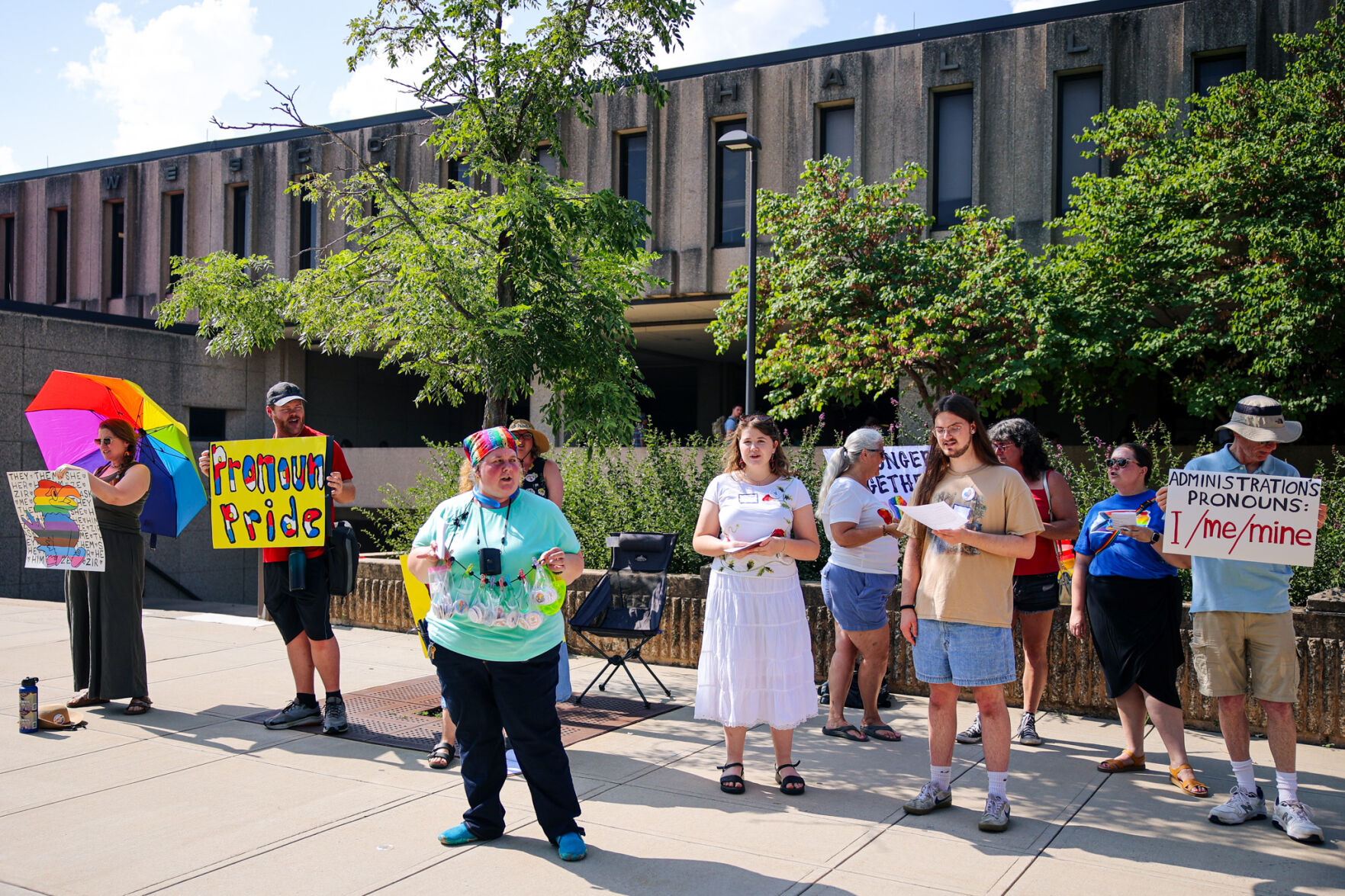Campus protestors oppose KU's anti-DEI compliance with KBOR | News ...