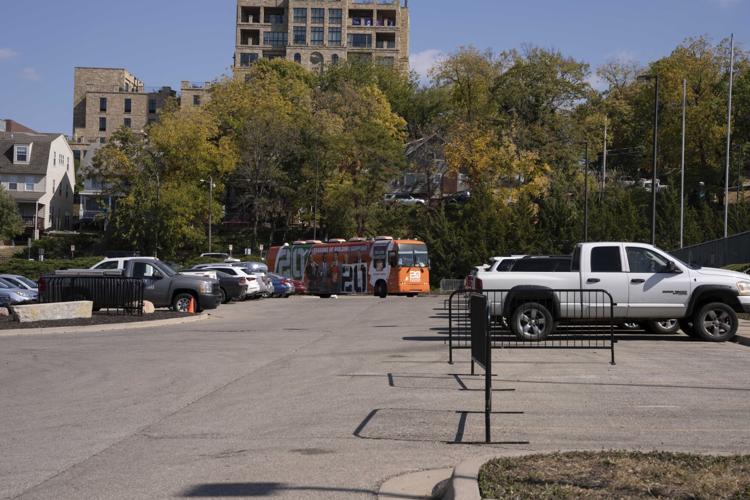 GALLERY: ESPN's College Gameday Bus Arrives at Memorial Stadium ...