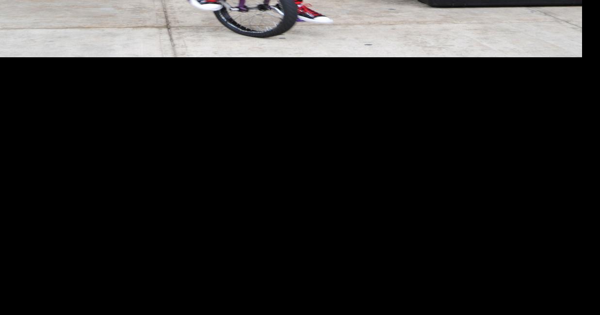 Fire juggler Bekah Smith trades accounting degree to follow her passion ...