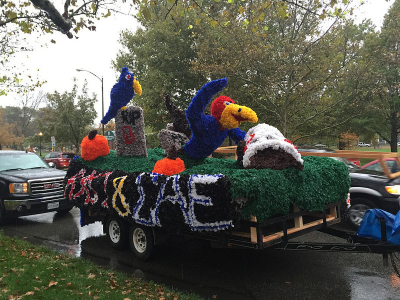 Homecoming parade upholding 95-year-old university tradition | | kansan.com