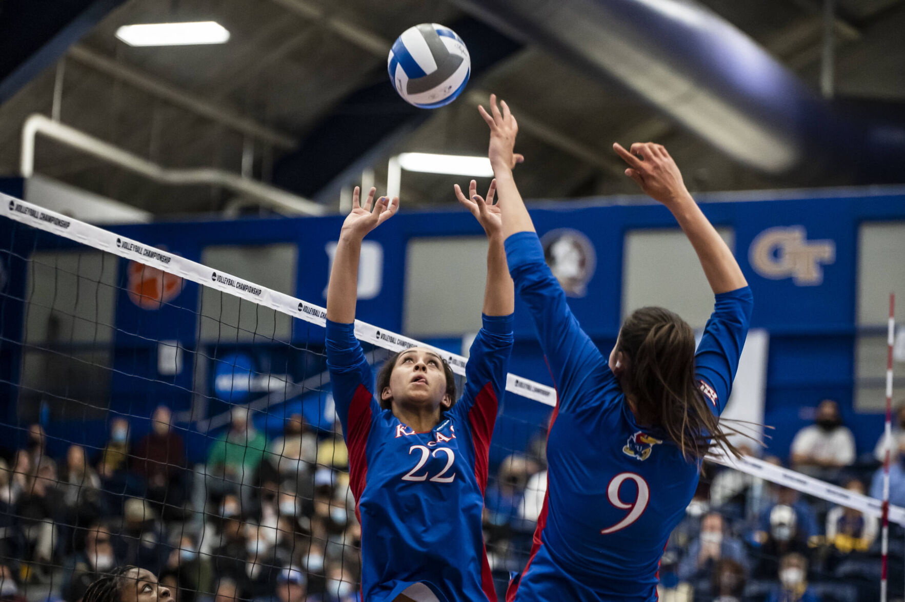 Kansas Volleyball sweeps all three games during the Utah Classic ...