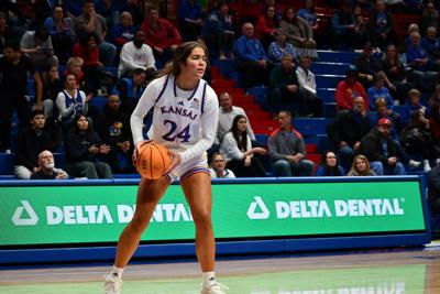 Williams shines in 79-49 victory over Kansas City; Coach Schneider has ...