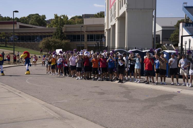 GALLERY: ESPN's College Gameday Bus Arrives at Memorial Stadium ...