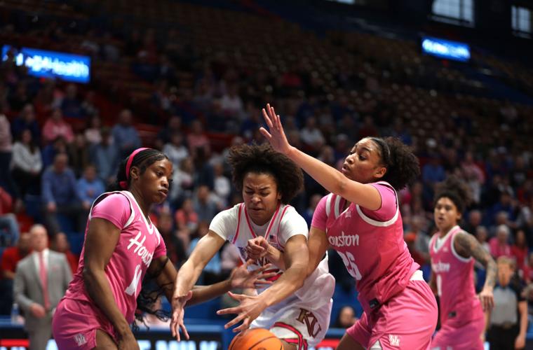 GALLERY: Kansas women's basketball earn Valentine's Day victory against ...