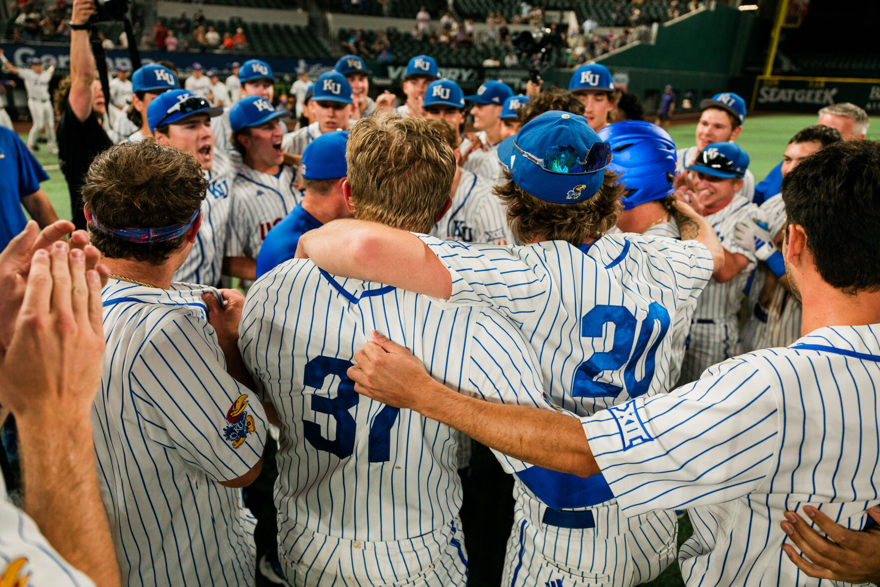 Kansas baseball falls to Minnesota on Friday night | Sports | kansan.com