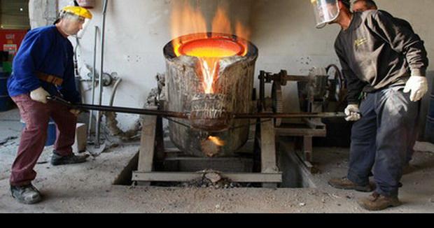 Local sculptor, company immortalizes evolution of the Jayhawk in bronze ...
