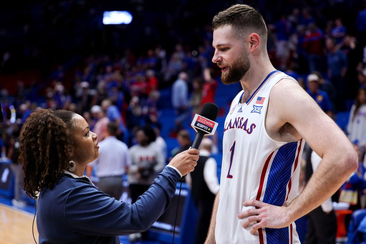 Dickinson shines in Kansas debut | Sports | kansan.com